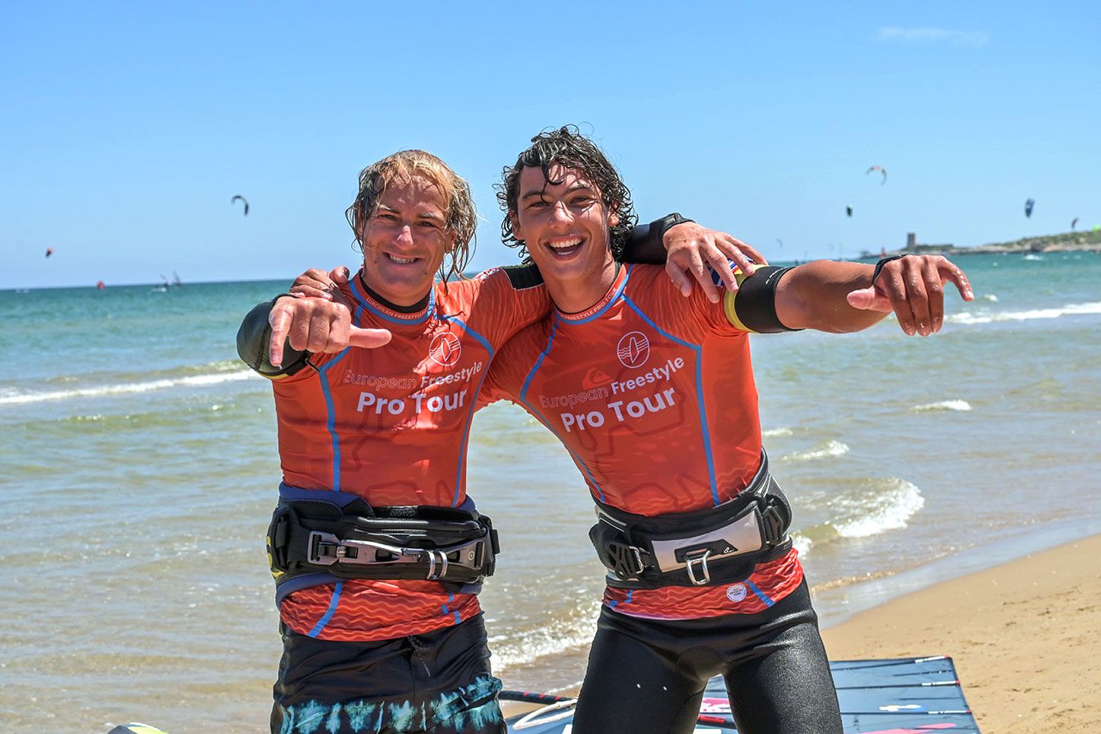 EFPT Vieste 2023: Yentel Caers geht im Foilstyle in Führung | WINDSURFERS