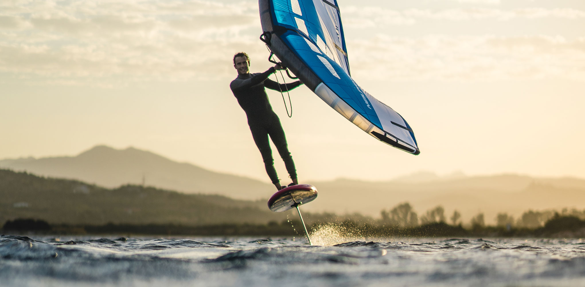 Neilpryde Fly II Pro 2024: Hightech-Wing in Premium-Ausstattung | WINDSURFERS