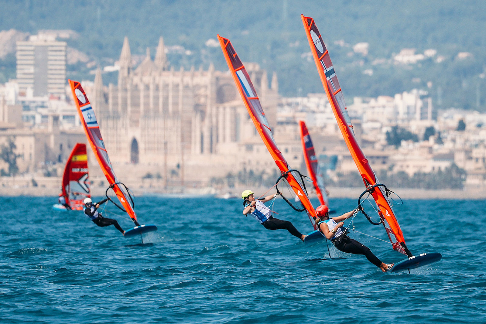 IQ Foil Trofeo Princesa Sofía Mallorca 2024: Gysler und Tarnowski vorne ...
