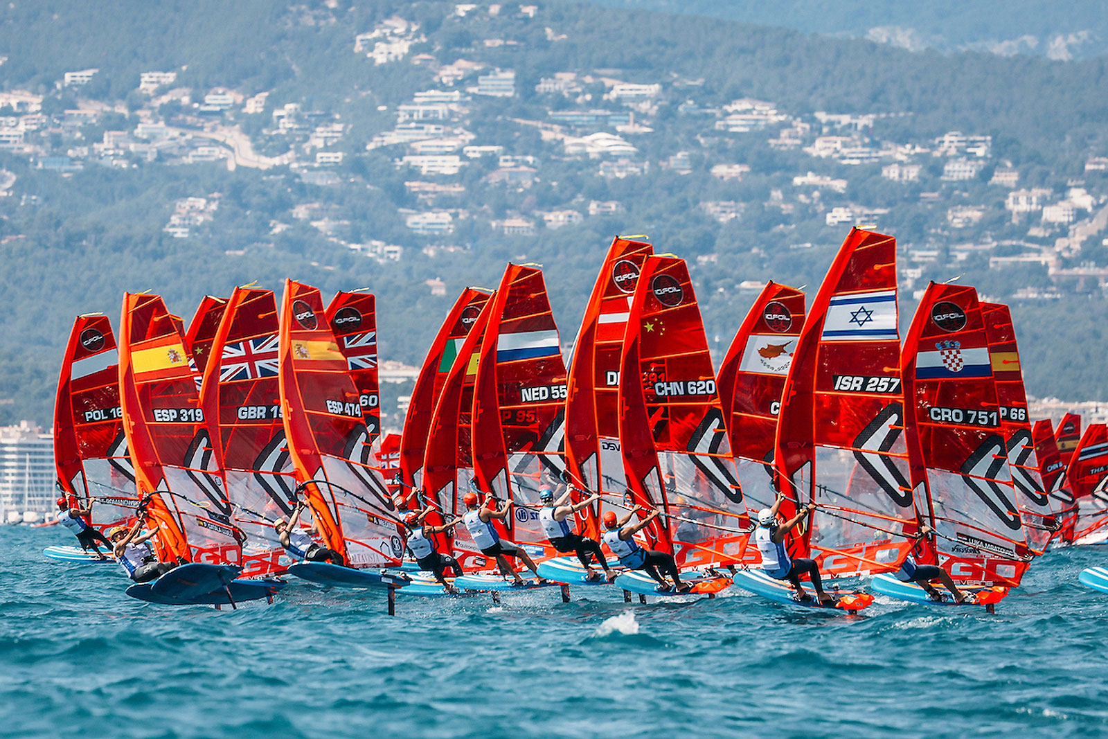 IQ Foil Trofeo Princesa Sofía Mallorca 2024: Gysler und Tarnowski vorne ...