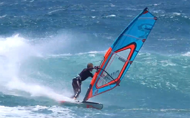 Learning new Windsurf Wave Moves Vlog 1 - Moritz Mauch | WINDSURFERS