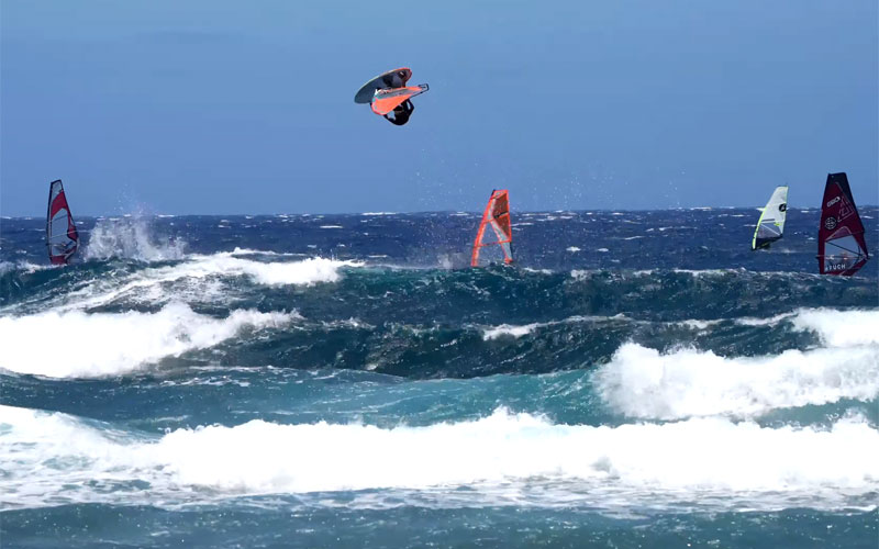 New Windsurfing move? Tweaked Backloop - Ricardo Campello | WINDSURFERS