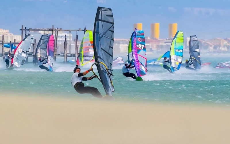 People | WINDSURFERS